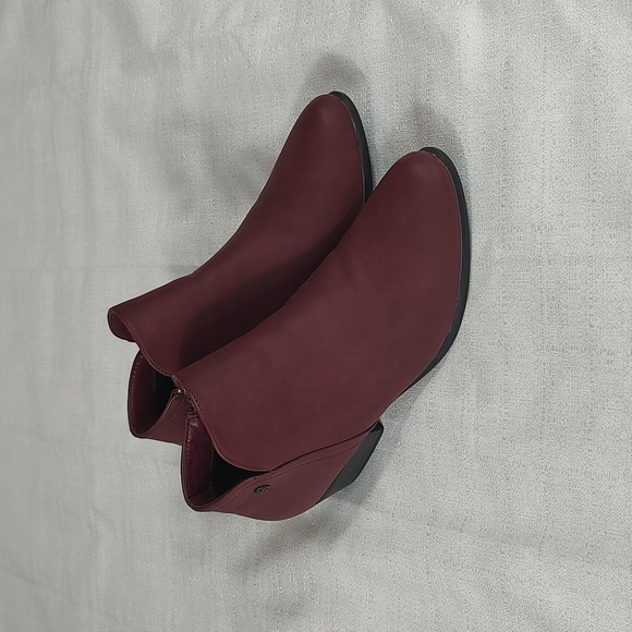 Daisy Fuentes | Shoes | Red Wine Grape Daisey Fuentes Ankle Booties ...